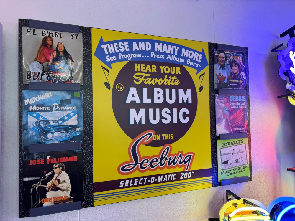 Seeburg Favorite Album Music Display - Jukebox Revival