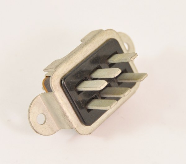 6 polige jones plug chassis - Jukebox Revival