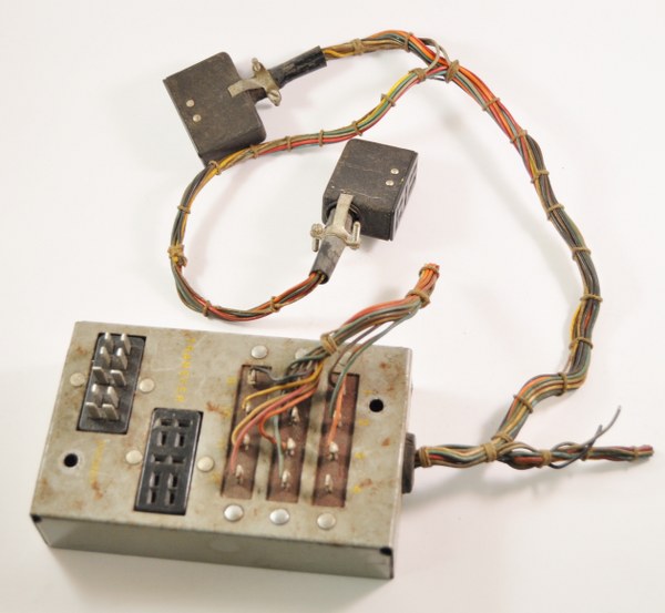 AMI G200 Record Changer & Pulse Convertor Junction Box Assembly - AMI ...