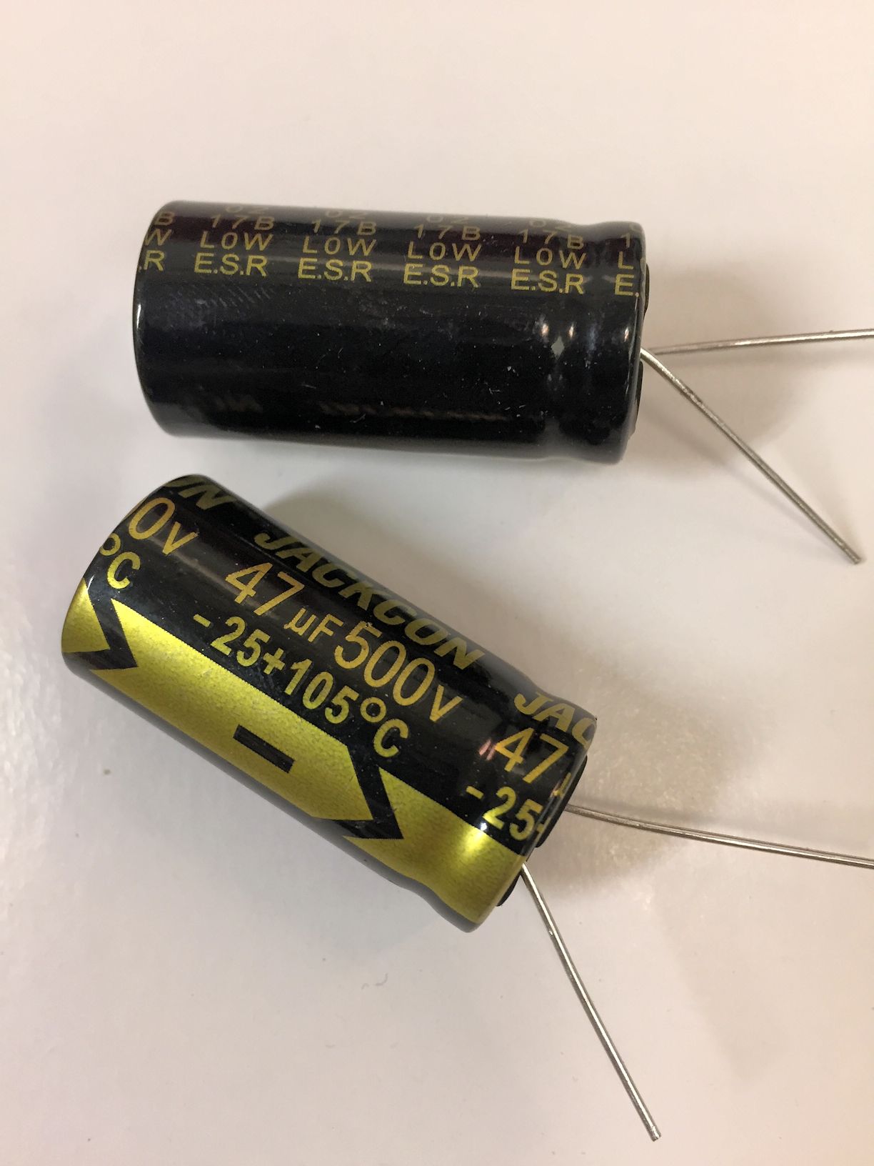 Capacitor Low ESR 10 uF 500 Volt radiaal - Jukebox Revival
